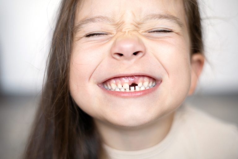 ¿Cuándo le salen los dientes a mi bebé? | Descubre su proceso